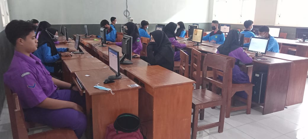Galeri Foto – SMK Manbaul Ulum Muncar